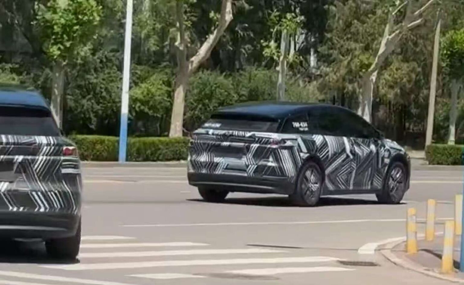 Li Auto i6 mid-size electric SUV spotted, Model Y rival expects ...