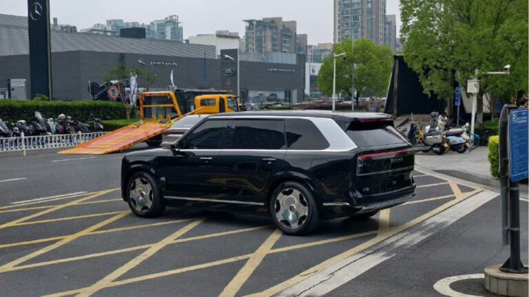 Zeekr 9X flagship plug-in hybrid SUV from Geely revealed interior