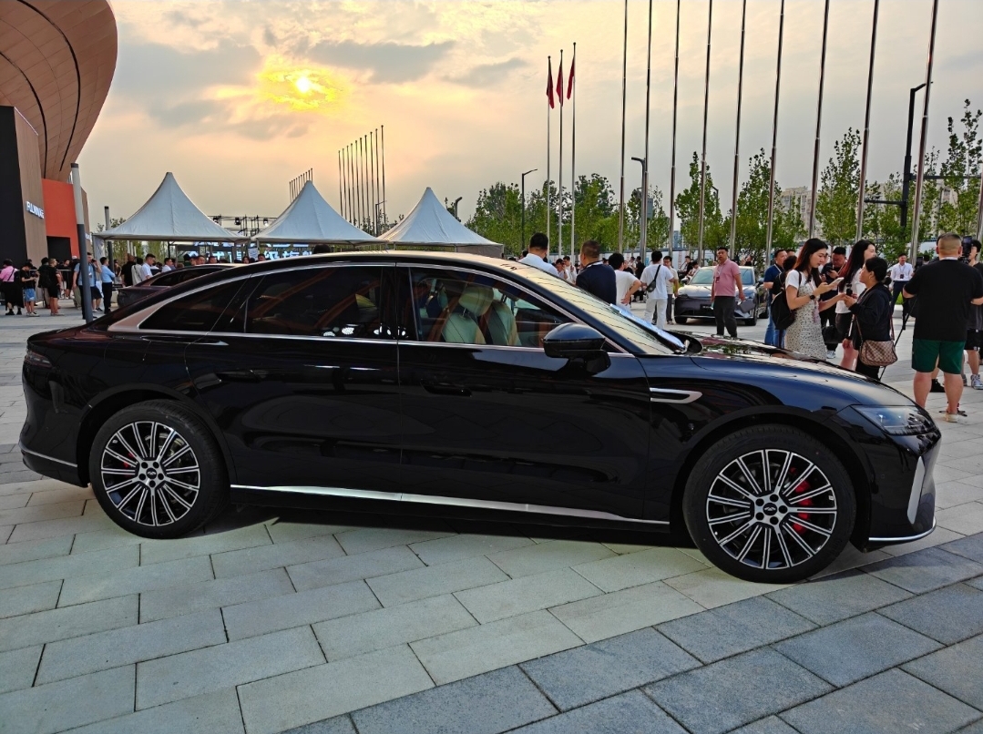 Chery Fulwin A9L PHEV with 2,000km range launched starting at 20,890 USD