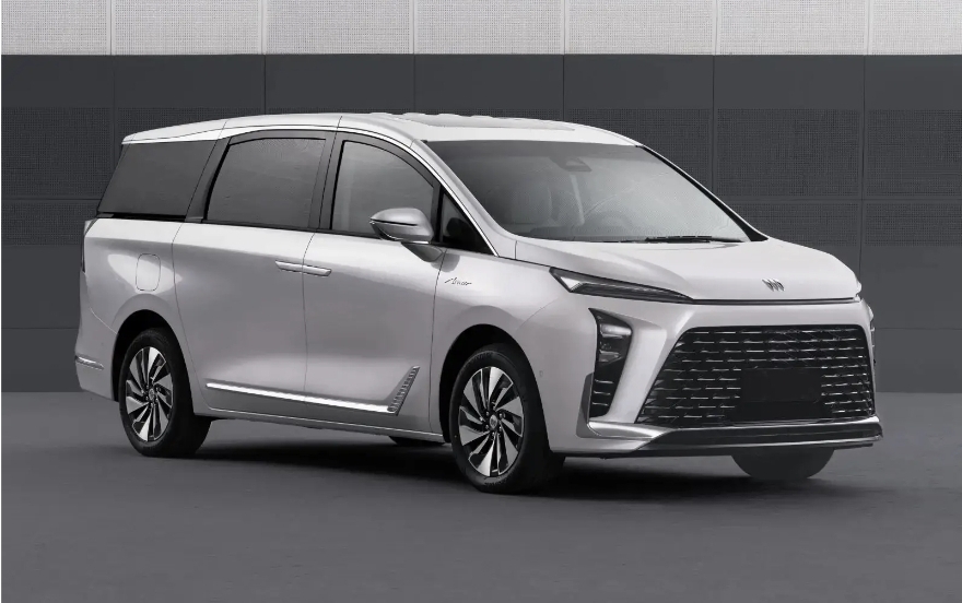 SAIC-GM's new Buick GL8 is industry's first plug-in hybrid MPV with 5C battery, company says