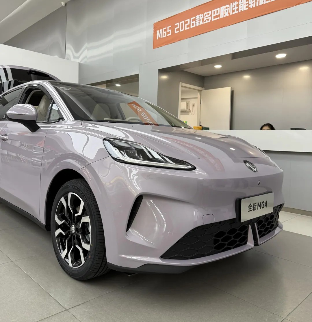 New MG4 EV seen at dealerships ahead of debut in China, with 163hp and a 537km range