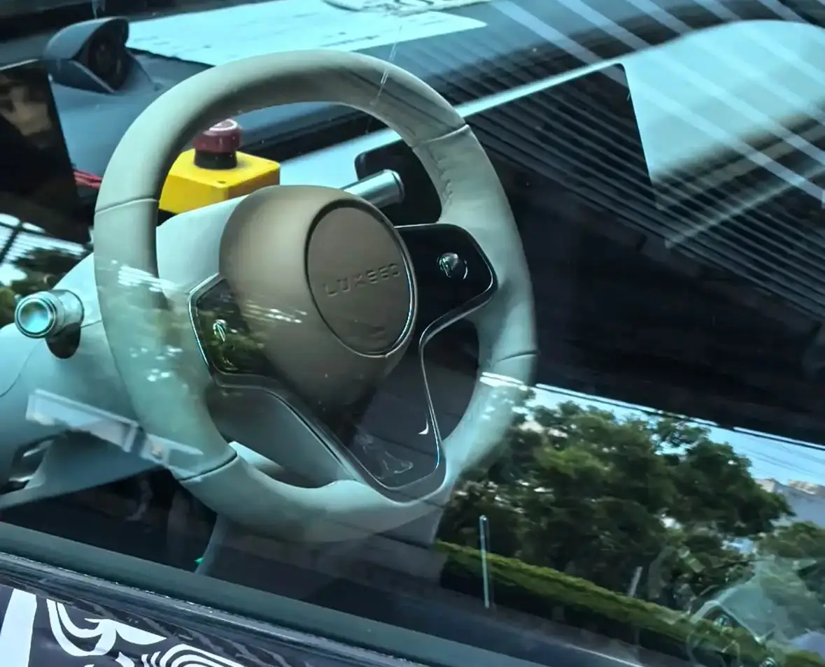 Spy photos reveal Huawei's Luxeed R9 SUV amid brand challenges