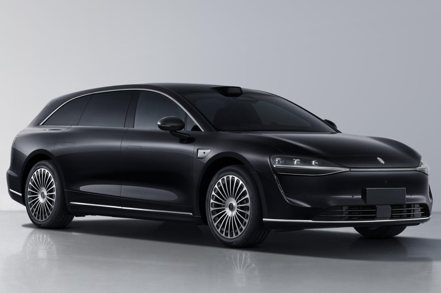 Huawei's Stelato S9T wagon unveiled with 100 kWh battery, 516 hp and ADS 4, to launch in September