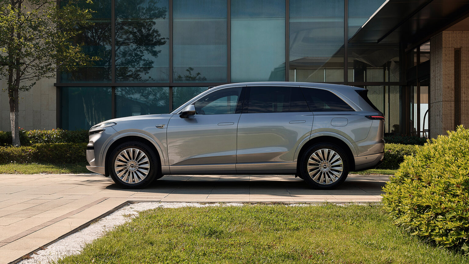 Onvo L90 large SUV started presales in China for 27,000 USD with BaaS