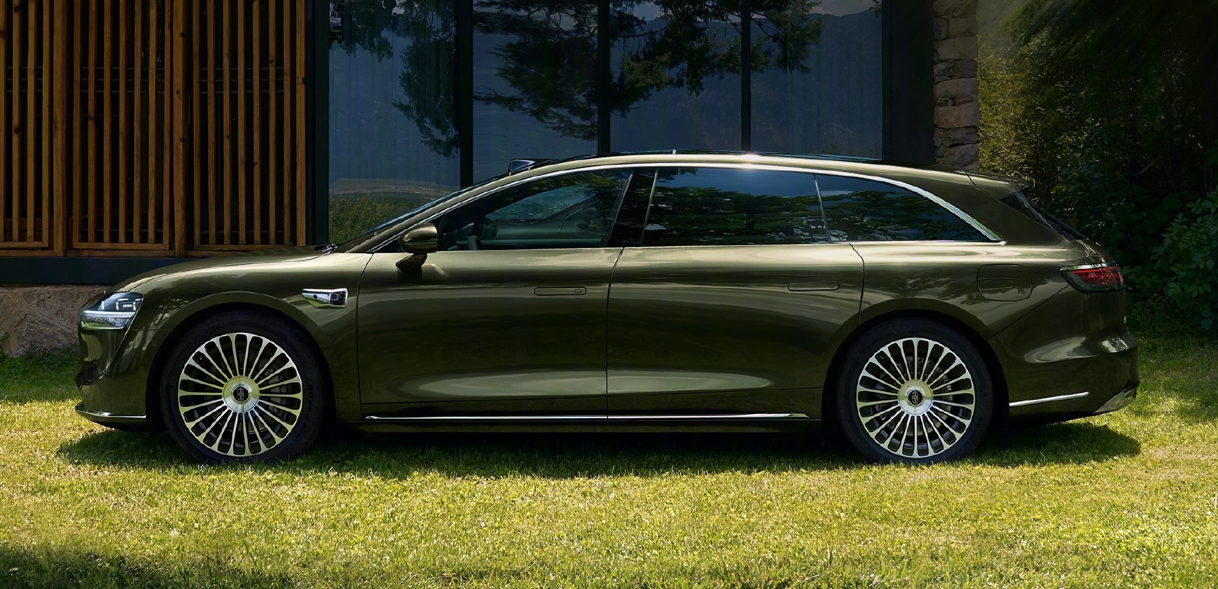 Huawei's Stelato S9T wagon unveiled with 100 kWh battery, 516 hp and ADS 4, to launch in September