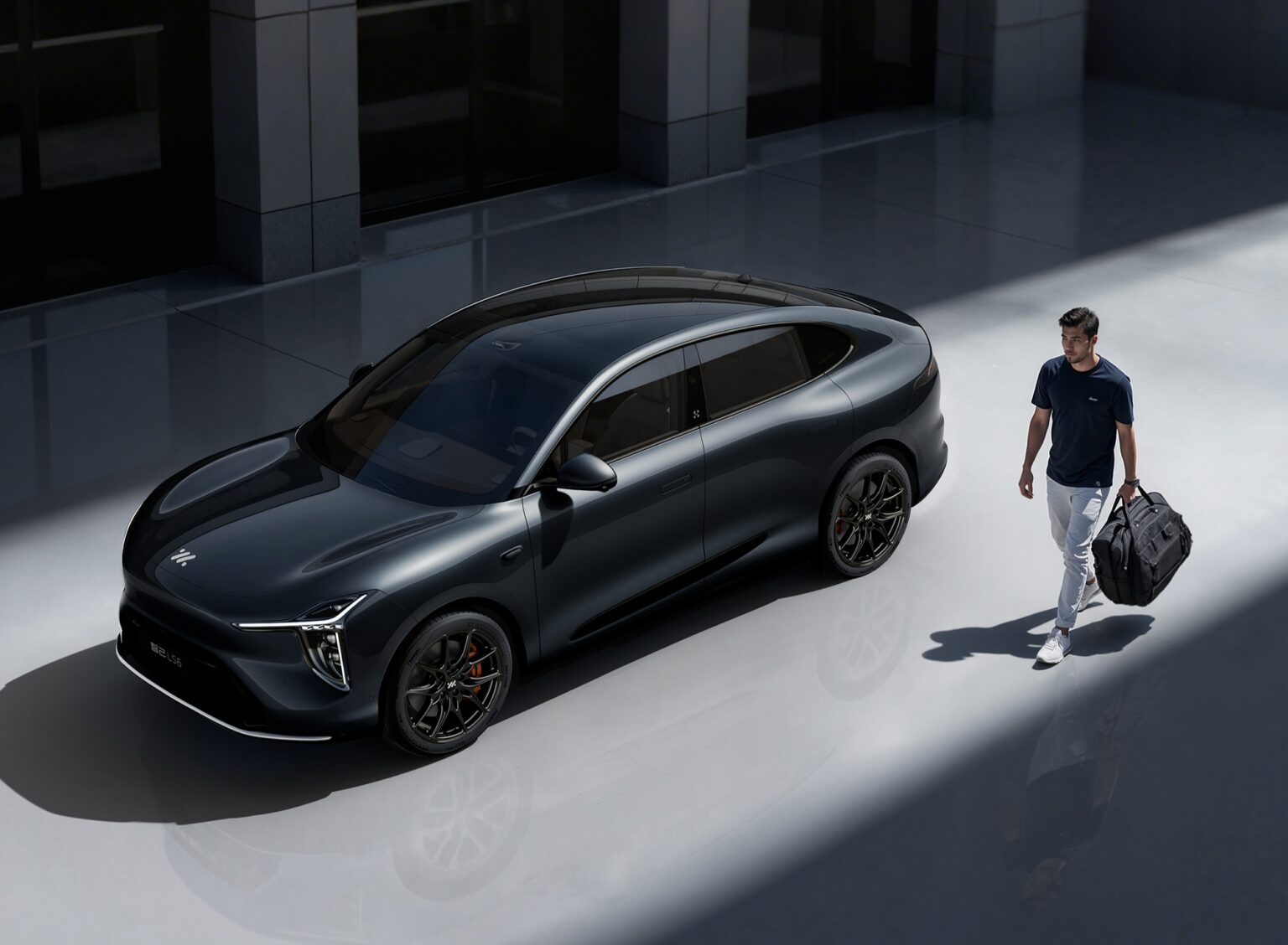 SAIC's new IM LS6 with CATL's Freevoy Super Max battery starts pre-sale