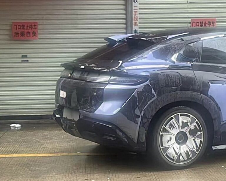 BYD Yangwang U7 GT spied, shooting brake revealed