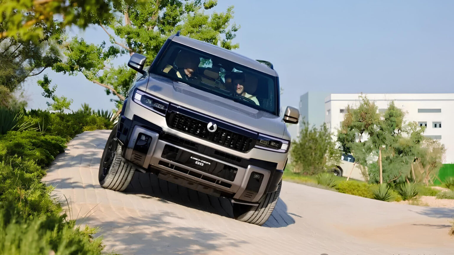 Denza B8 Plug In Hybrid Suv From Byd Unveiled For Overseas Markets