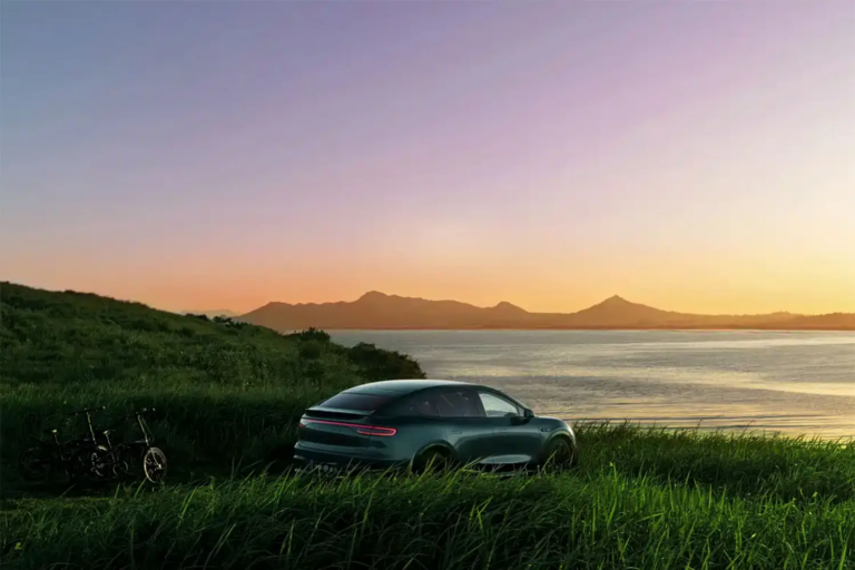 Updated Luxeed R7 official images released by Huawei and Chery ...