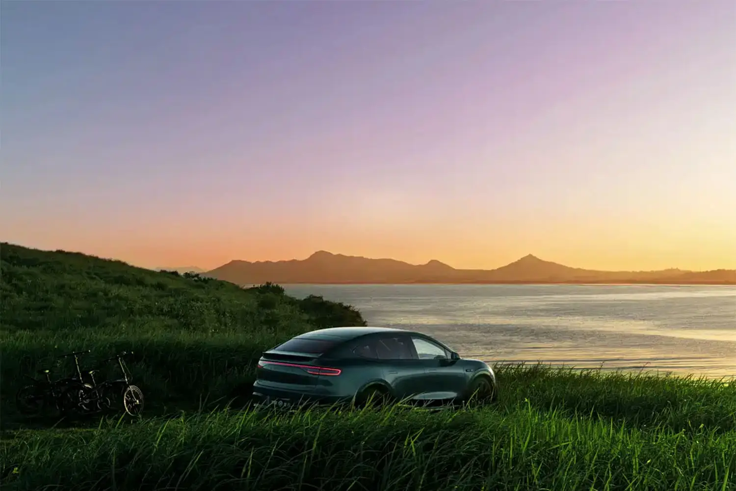 Updated Luxeed R7 official images released by Huawei and Chery ...