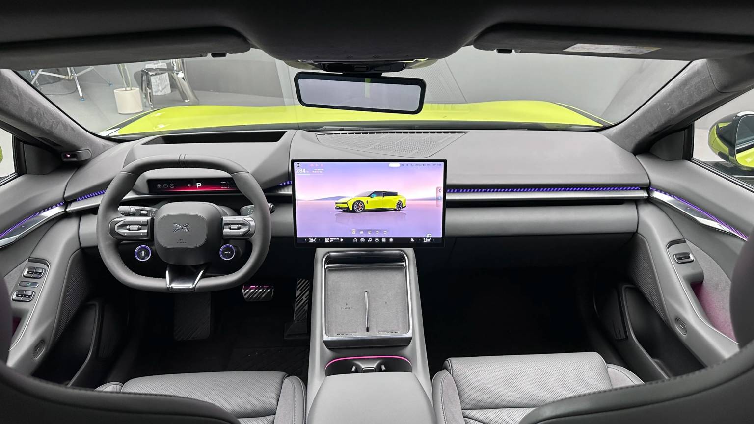 Xpeng's new P7 electric sedan with maximum range of 820 km debuts today