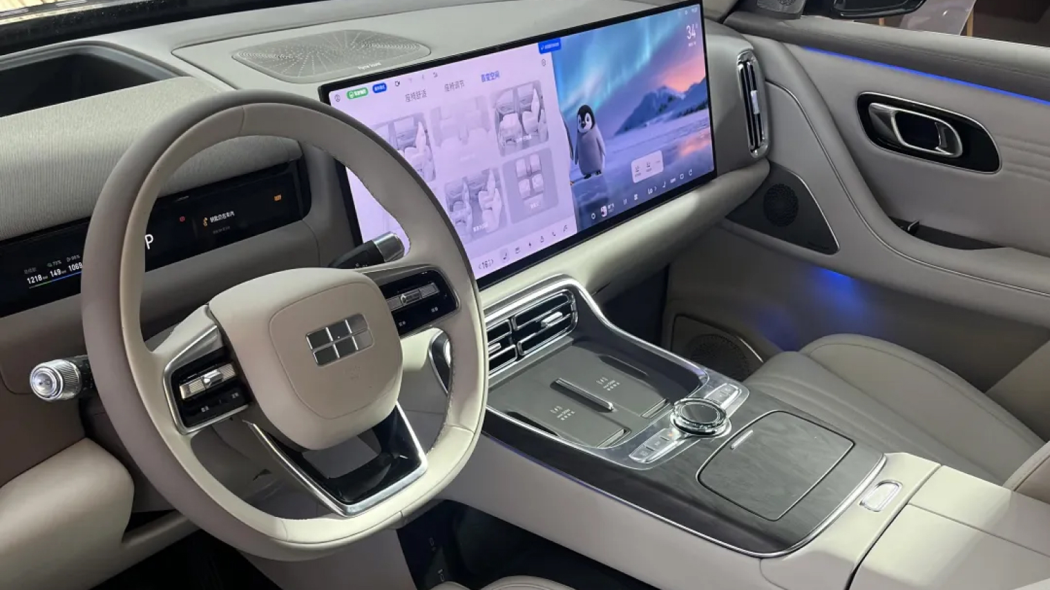 Geely Galaxy M9 full-size SUV with 697 hp reached dealers in China