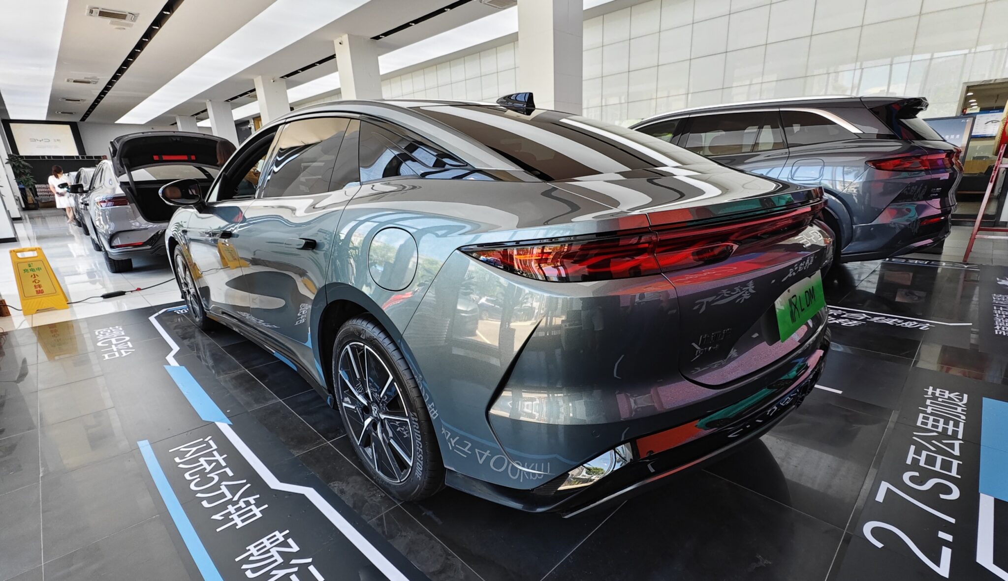 Sunday China Drive | BYD Han L EV 1,086 hp dual-motor EV tested