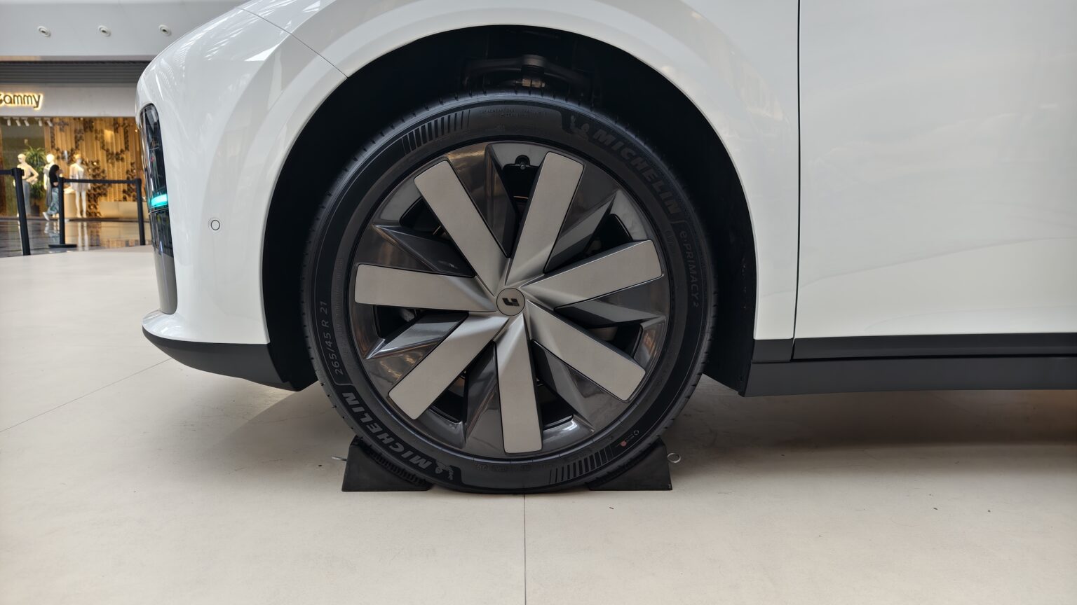 Sunday China Drive | Li Auto i8: three-row electric SUV with MPV-like design