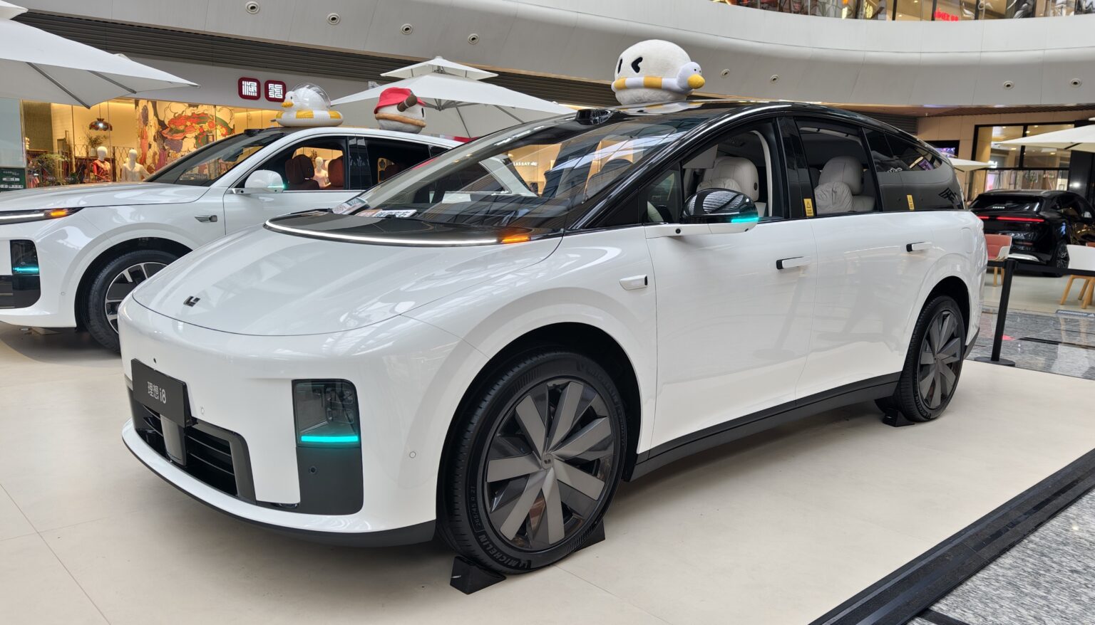 Sunday China Drive | Li Auto i8: three-row electric SUV with MPV-like design