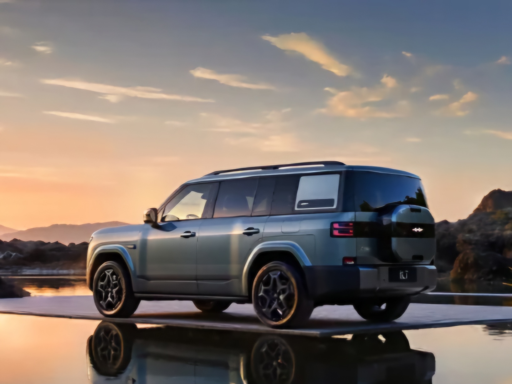 BYD's FCB Tai 7 PHEV with max 1,300km range launched starting at 25,200 USD