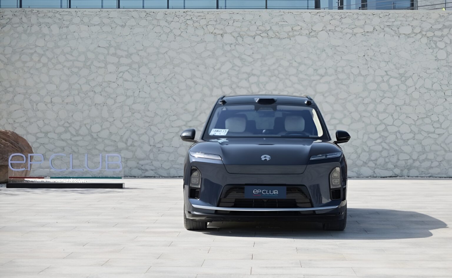 Nio launches 2026 ES8 SUV on Nio Day, starts 42,000 USD with BaaS in China