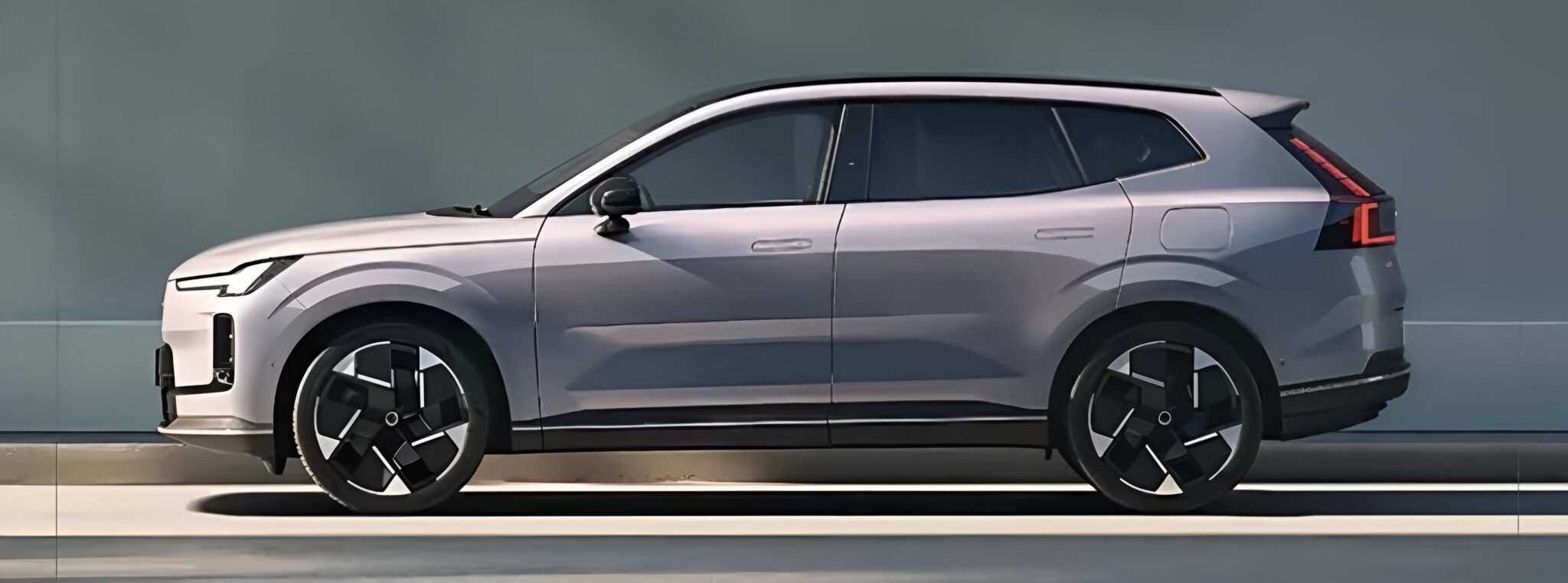 Volvo XC70 PHEV SUV officially launched in China, starting at 37,100 USD limited-time offer