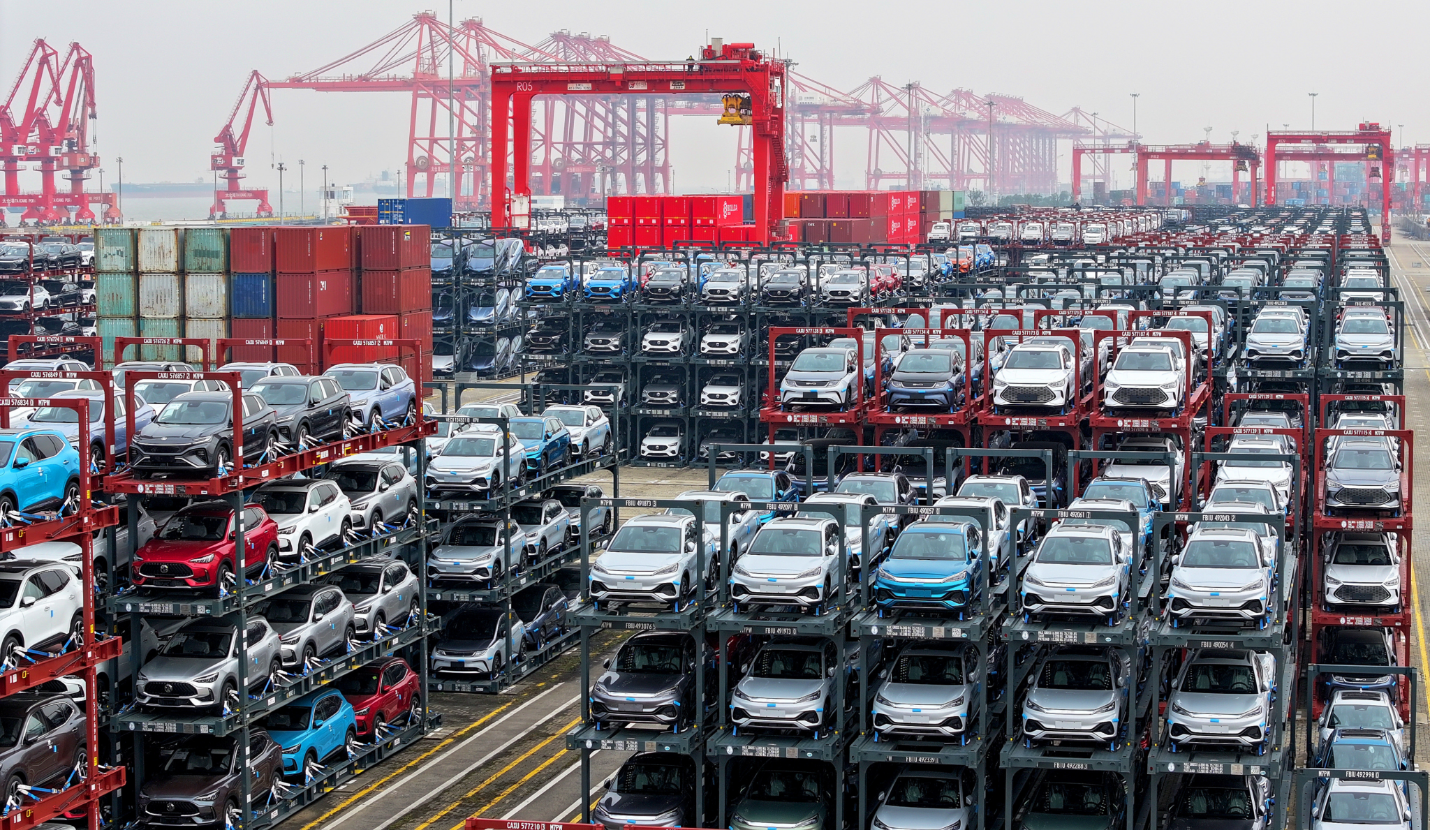 China auto exports surge 14.3% to 112.7 billion USD in first ten months ...